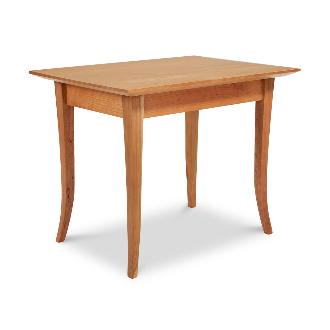 Classic Shaker Round Flare Leg End Table – Vermont Woods Studios
